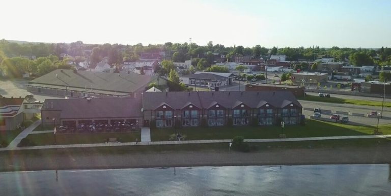 Waterfront Inn - Northeastern Ontario Canada
